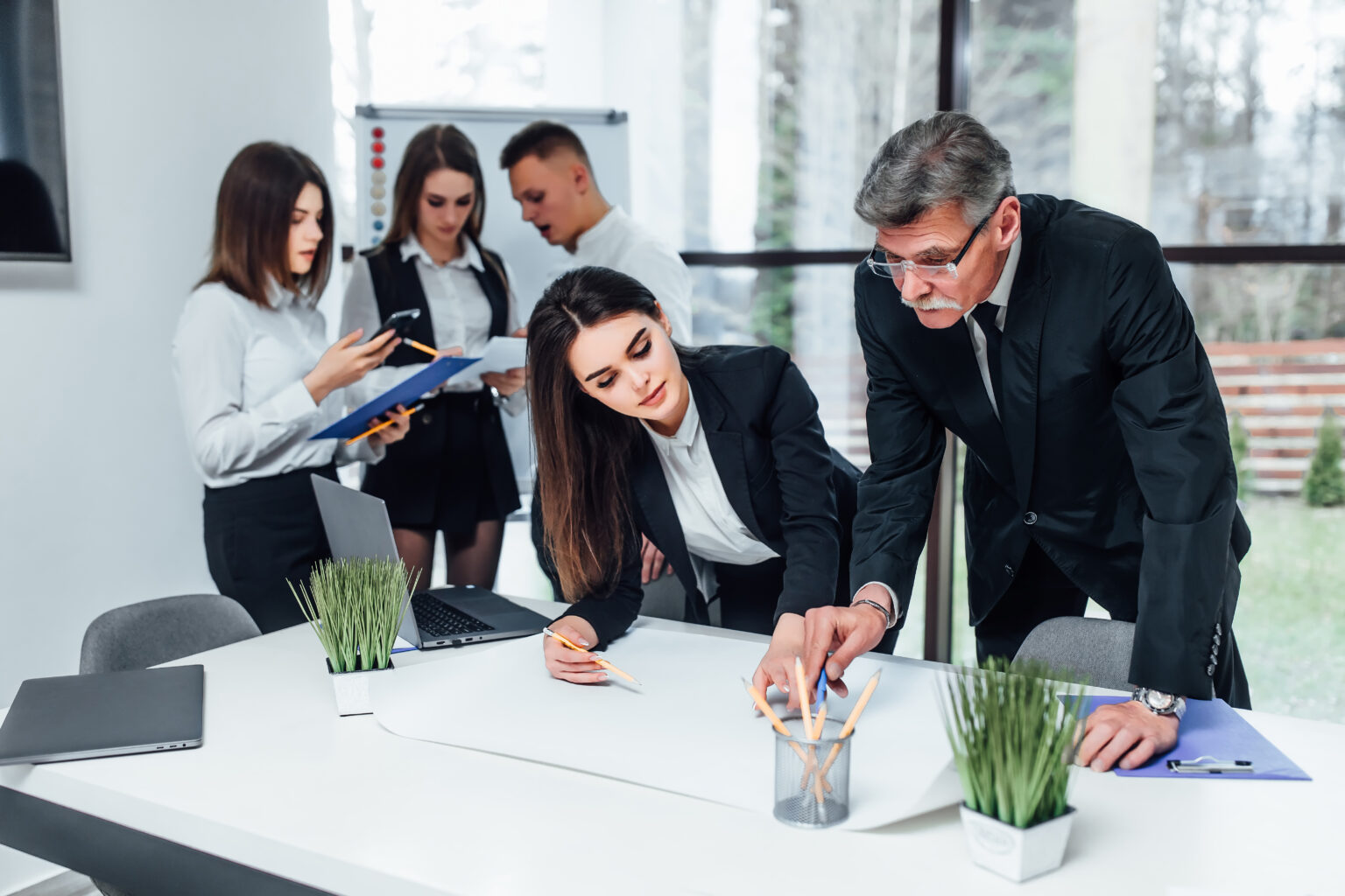 Leadership Hiring Strategies: A Practical Guide to Build Strong Leaders